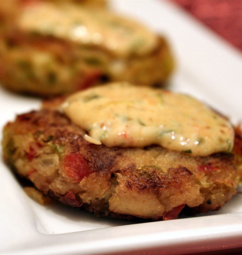 Creole Crab Cakes with Remoulade Mayonnaise Dipping Sauce Spicy Smoked ...